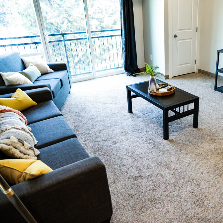 Men's BYU-I Approved Housing, 5 Minutes to Campus - The Lodge